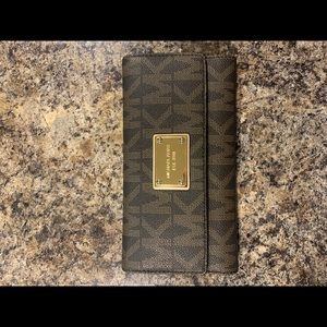 Michael Kors | Bags | Michael Kors Purse Wallet Checkbook Cover Set ...